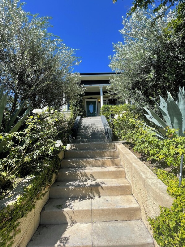 Iconic Echo Park Victorian-Craftsman Private Pool + Designer ...