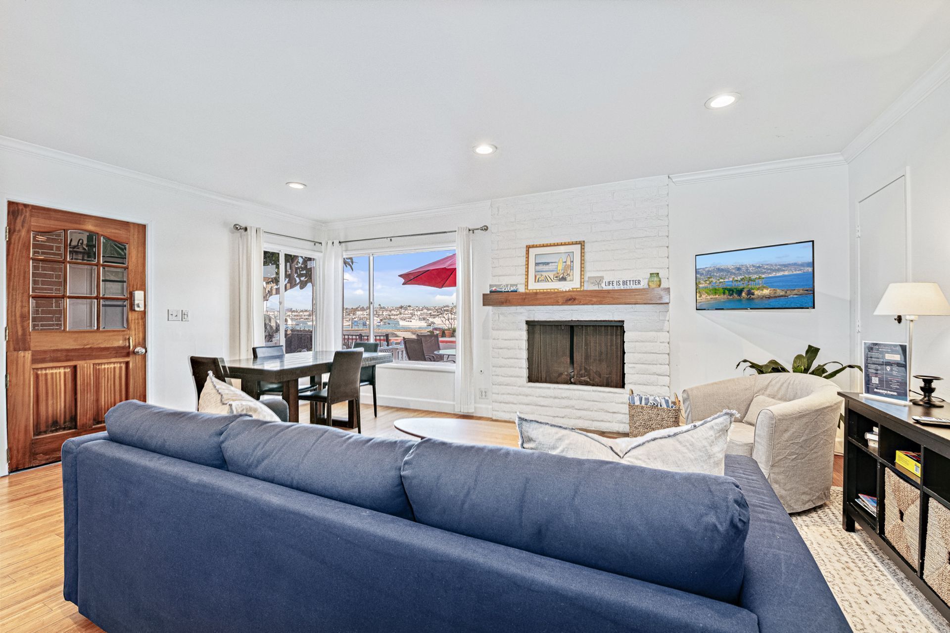 Bayfront 2br With Stunning Harbor Views, Only Steps To The Beach! - Laguna Beach, CA