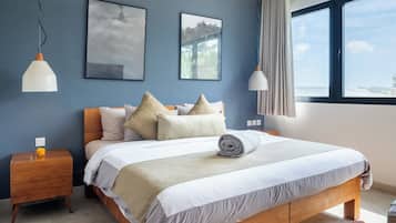 Cofre no quarto, secretária