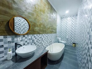 Vila família, 2 quartos, piscina particular | Banheiro