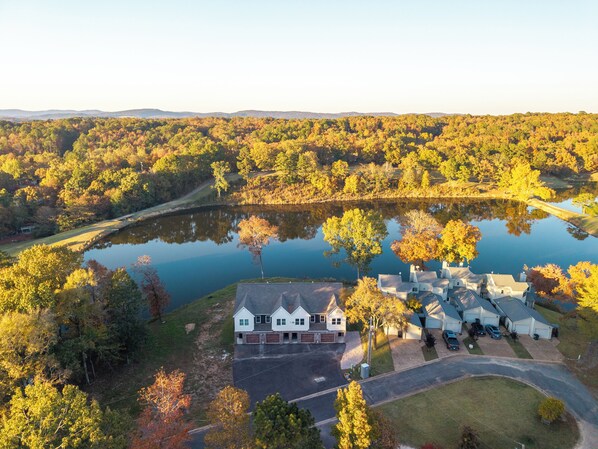 Pebble Beach Place on Diamondhead Lake -- Perfect Getaway! Reviews ...