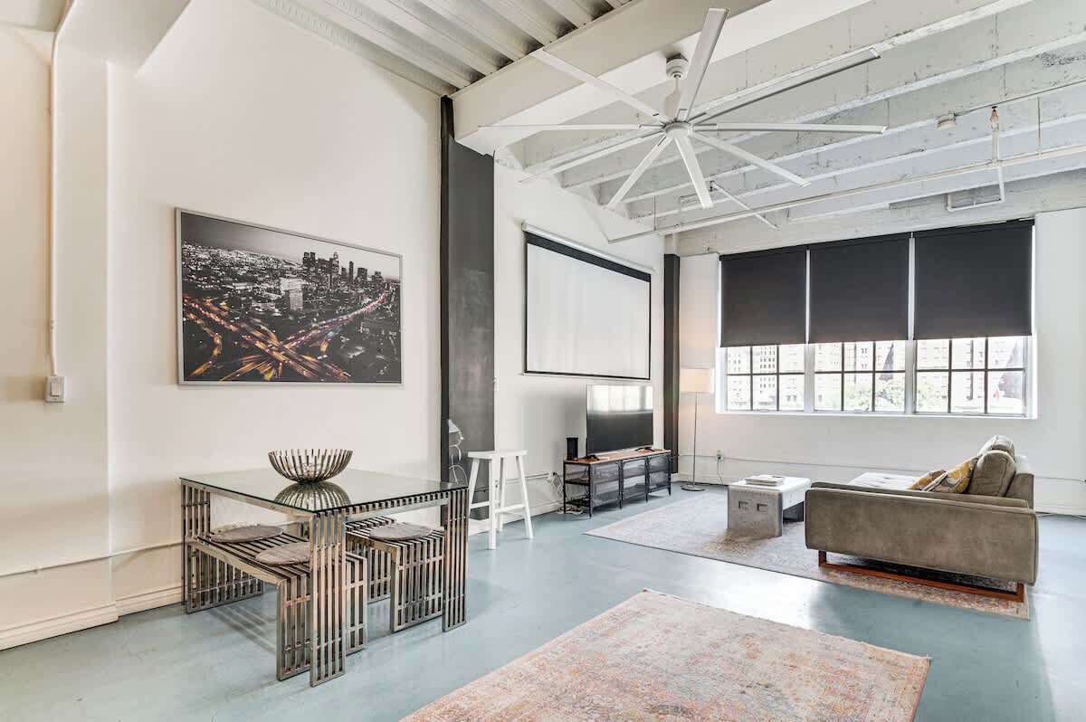 Stylish Dtla Condo W/rooftop Pool & Hot Tub - Los Angeles, CA