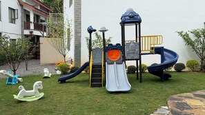 Área de recreio para crianças (ao ar livre)