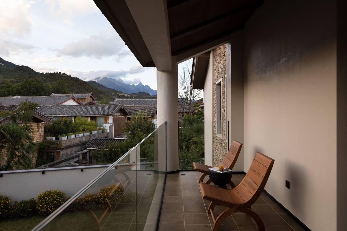 Quarto Duplo Sénior, vista para a colina | Terraço/pátio interior
