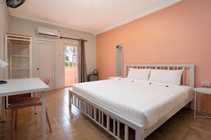 Quarto Standard | Cofre no quarto, secretária, Wi-fi grátis, roupa de cama fornecida 