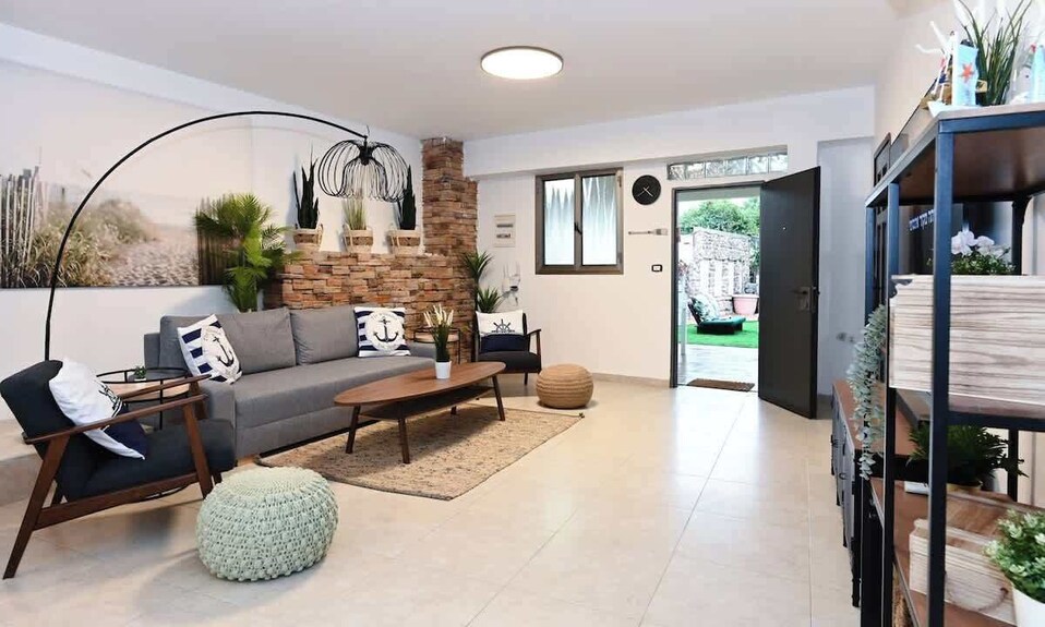 Atlantis Beach Garden Apartment - Israel