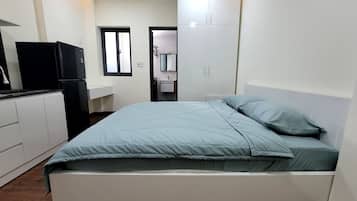 Quarto Duplo Standard | Secretária, secretária adequada para computadores portáteis