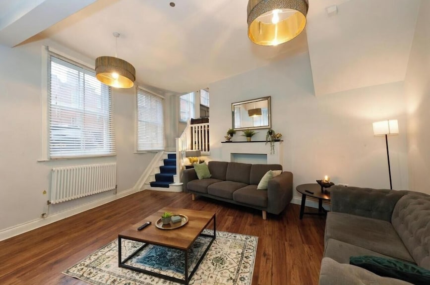 City Centre Extra-large Home For Couples, Families & Groups | 3bed 3bath - Nottingham