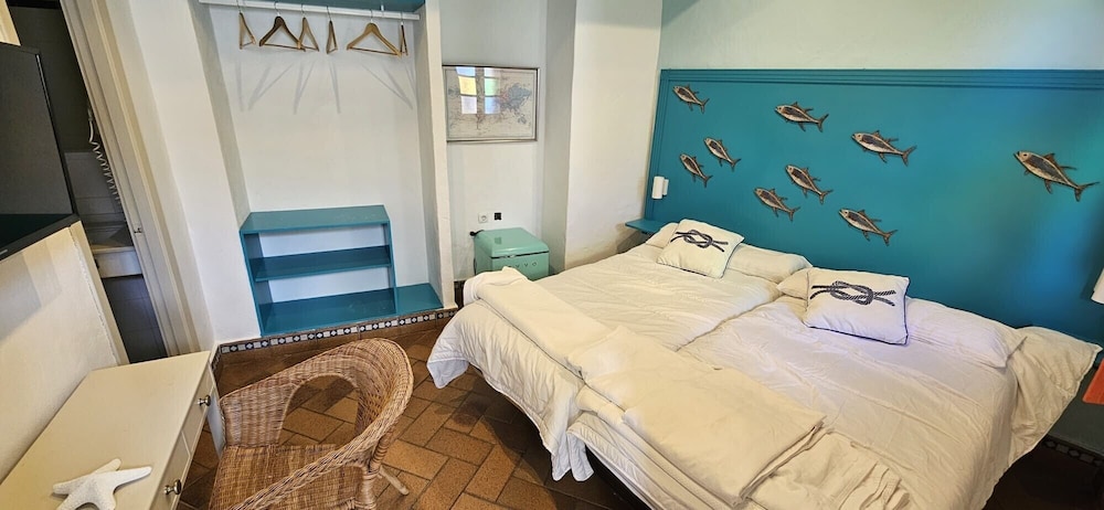 Room 'Hostal Santa Catalina 9' with Shared Terrace, Wi-Fi, and Air ...