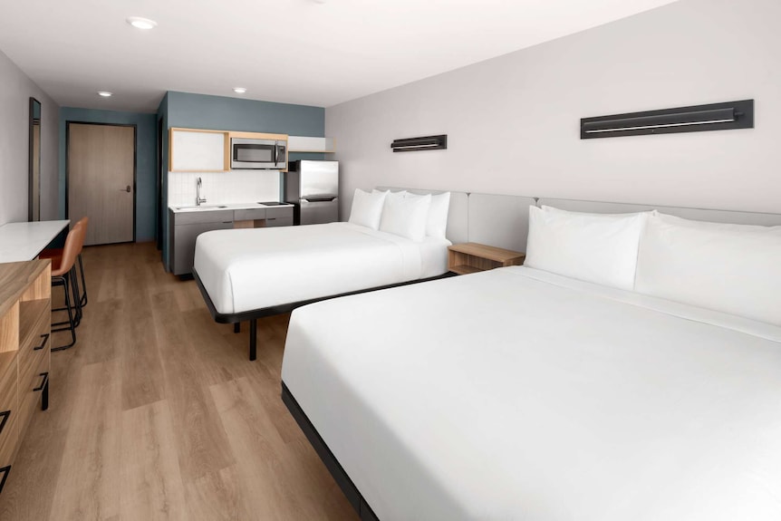 Near Airport | Free Parking. Gym + Full Kitchen - Fort Myers, FL