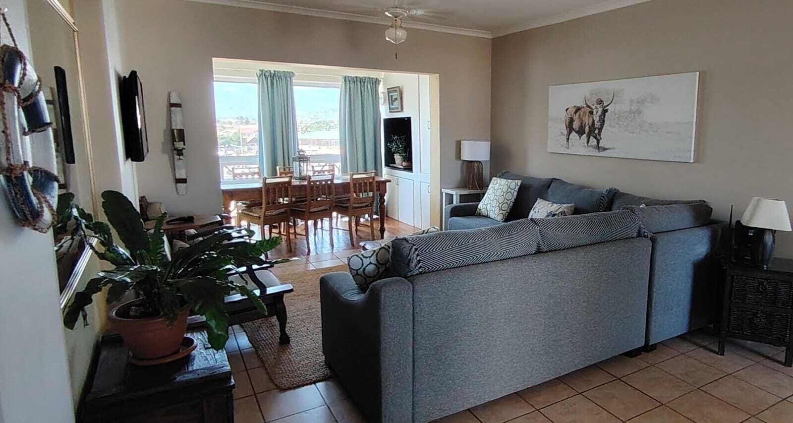 Adorable 3-bedroom Apartment In Enchanting Strand Near The Beach - Somerset West