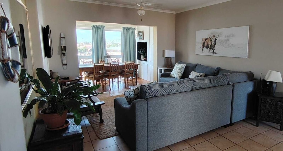 Adorable 3-bedroom Apartment In Enchanting Strand Near The Beach - Somerset West