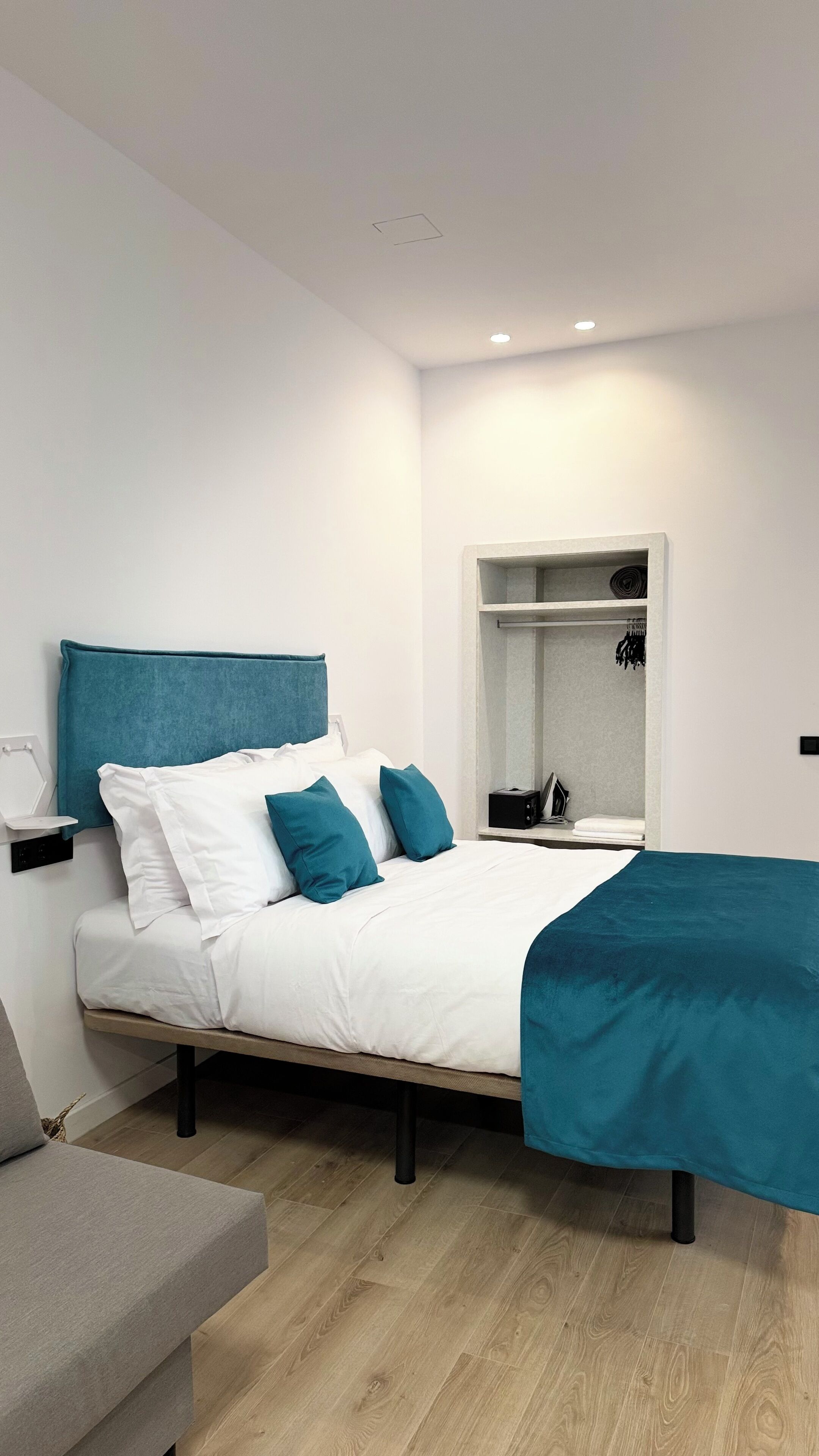 Apartamento Estudio 6 | Cofre no quarto, cortinas/cortinados opacos, ferro/tábua de engomar 