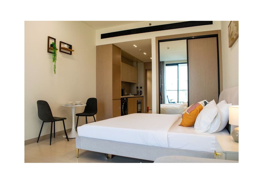 Binghatti Dusk Studio - Gym &Pool Reviews, Deals & Photos 2026 - Vrbo