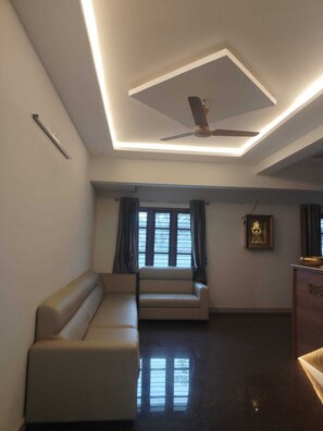 Área de estar no saguão