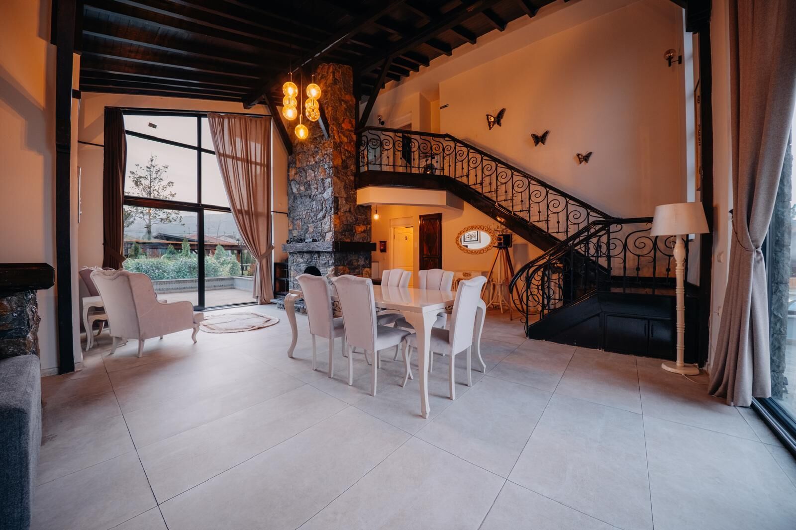 Villa, piscina privativa, vista para o lago | Ferro/tábua de engomar, Wi-fi grátis 