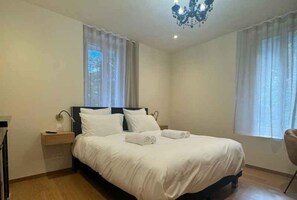 Apartamento superior, 2 quartos | Roupas de cama premium