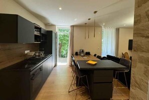 Apartamento superior, 2 quartos | Cozinha privada