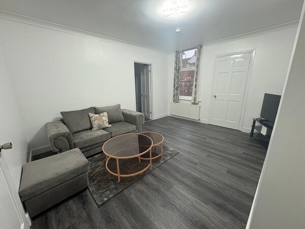 2 Bed Flat - Sleeps 3 - Parking - Wifi - Sunderland