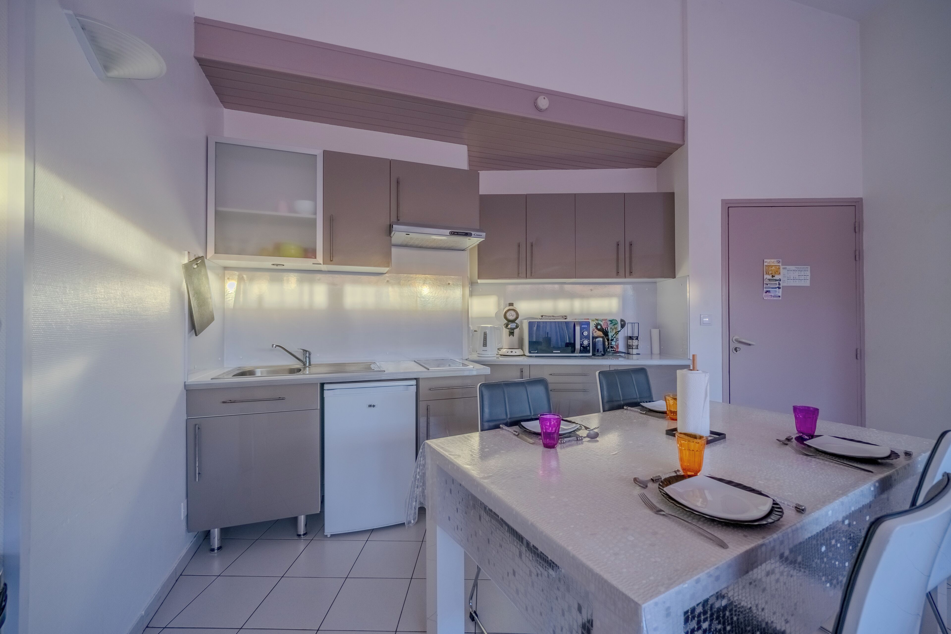 Apartamento Familiar | Cozinha privada | Minifrigorífico, um micro-ondas, uma máquina de café expresso 