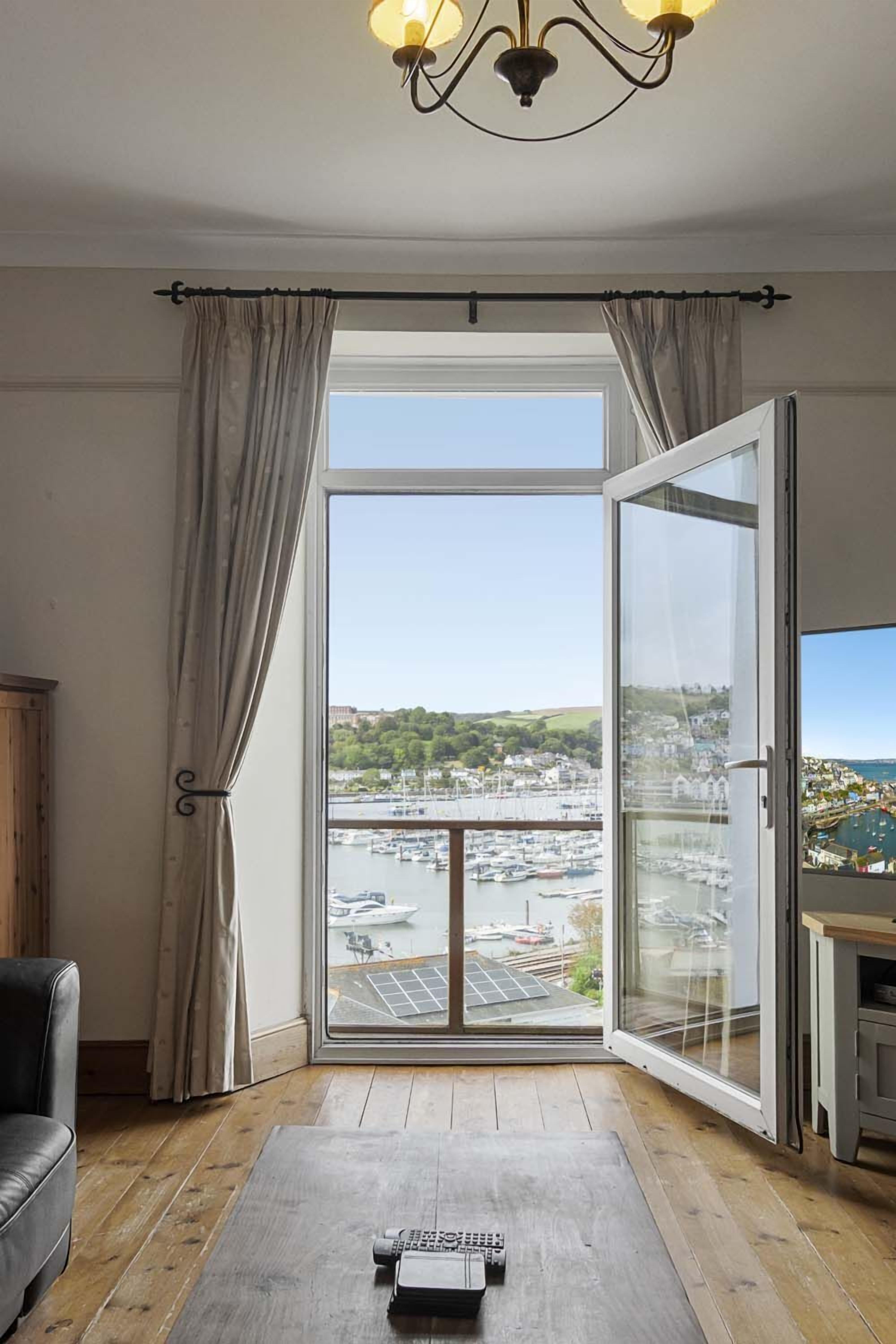 Marina Cottage - The Only Place To Be When The Sun Goes Down! - Dartmouth