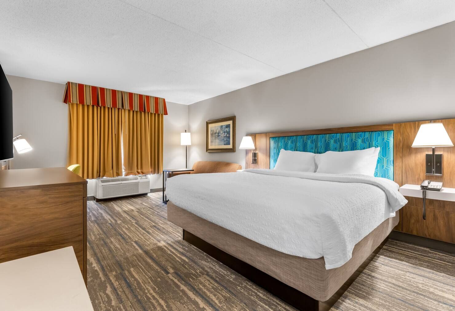 Family-friendly Lake Retreat W/ Seasonal Pool, Hot Breakfast & Nearby Attraction - Guntersville, AL