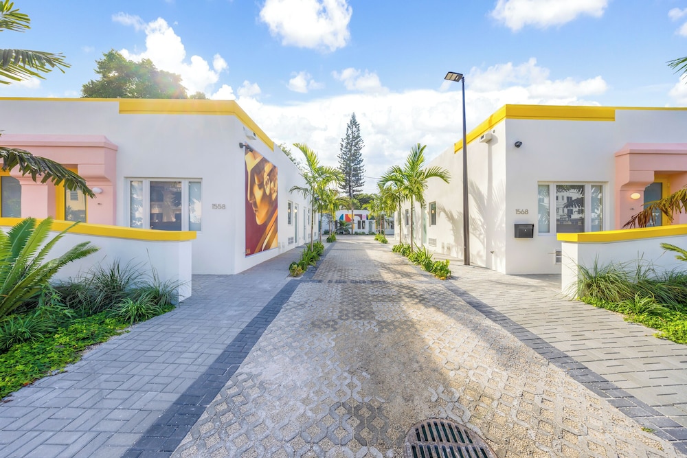 El Jardín By Renzzi - Coral Gables