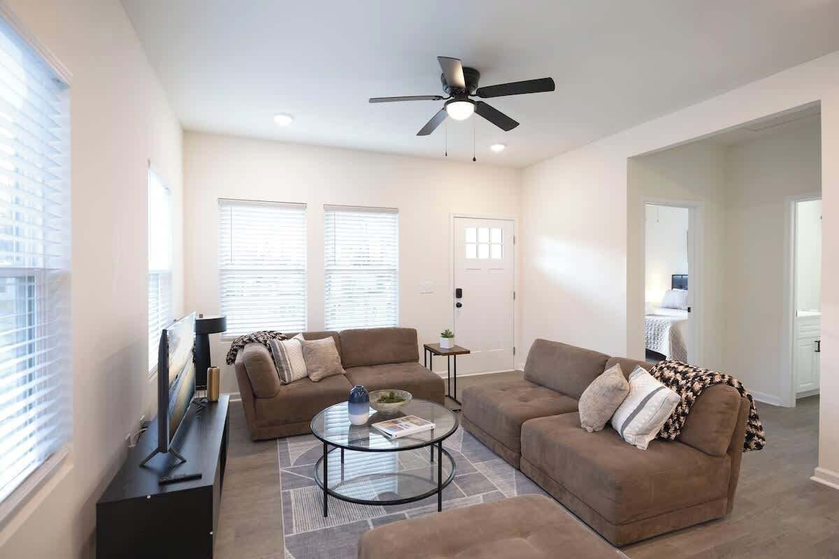 5 Min To Elon | 7 Min To Downtown | Washer + Dryer - Graham-Mebane Lake