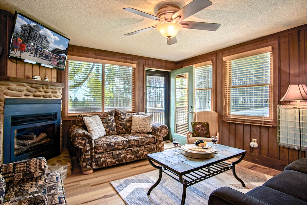 Tree Top 19, Snowpeak 2 Bedroom Spectacular Townhome Slope Side - Seneca State Forest, Dunmore