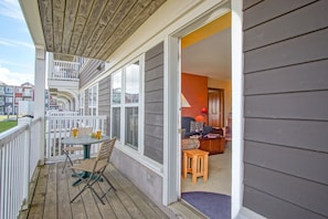 Condo, várias camas, acesso à piscina, vista para a montanha (2 Br Plus Den: Allegheny Springs 140) | Opções para refeição ao ar livre