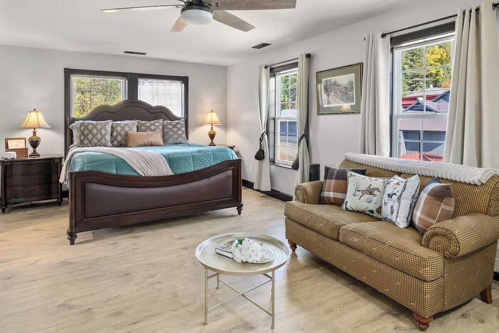 The Three Bears Retreat - King Suites - Roslyn, WA