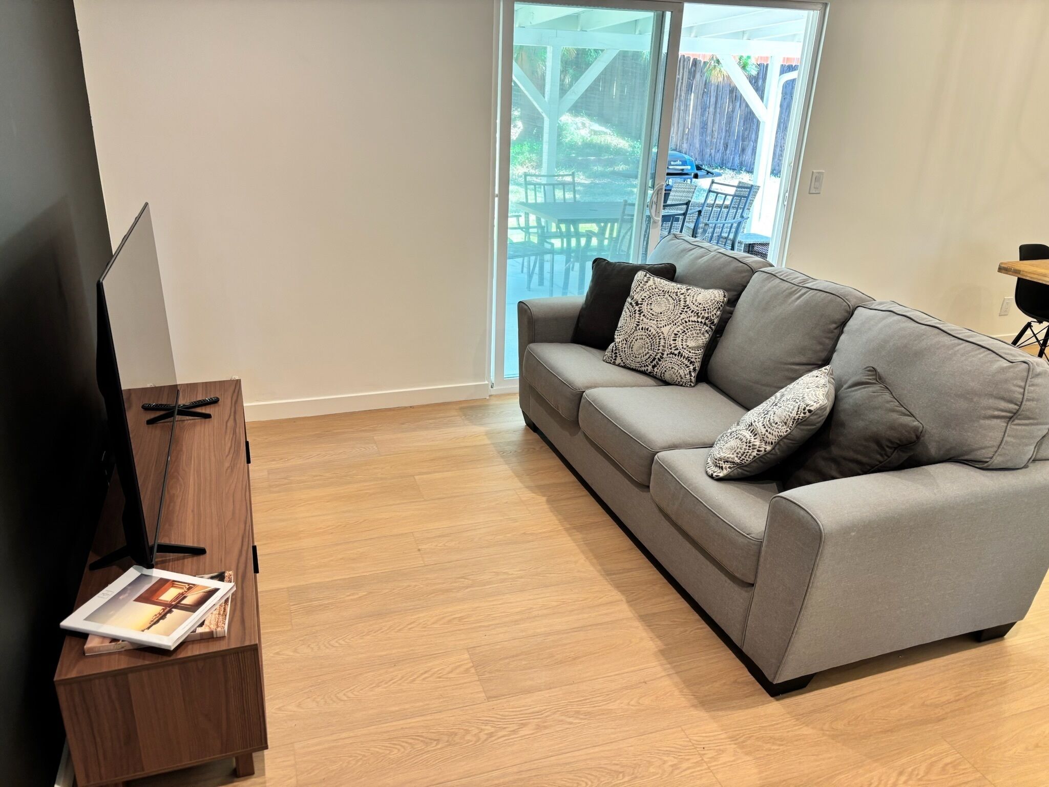 3-bedroom Cozy Modern Home In Peaceful Thousand Oaks - Westlake Village, CA