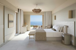Minibar, cofre no quarto