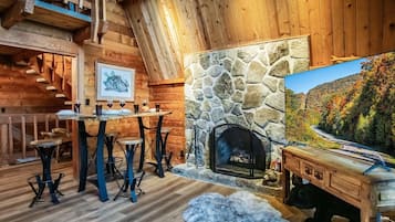 Casa, várias camas, banheira de hidromassagem grande (6 Br: North Westridge Rd. 111) | 6 quartos, com decoração personalizada, com mobília individualizada
