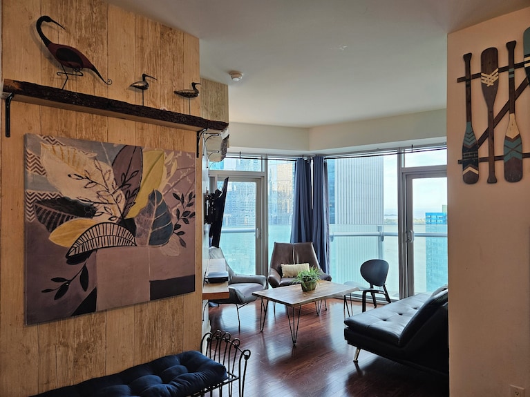 Skyline Lakeview Retreat 3br 2ba + Parking - ミシサガ