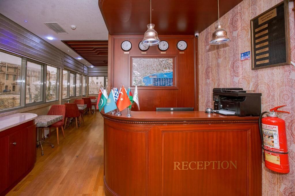 Monitores, impressoras 