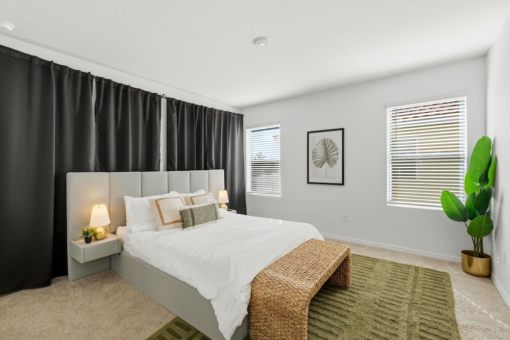 Pool+Game Room Large 5BR Home Near Disney&Parks Reviews, Deals & Photos ...