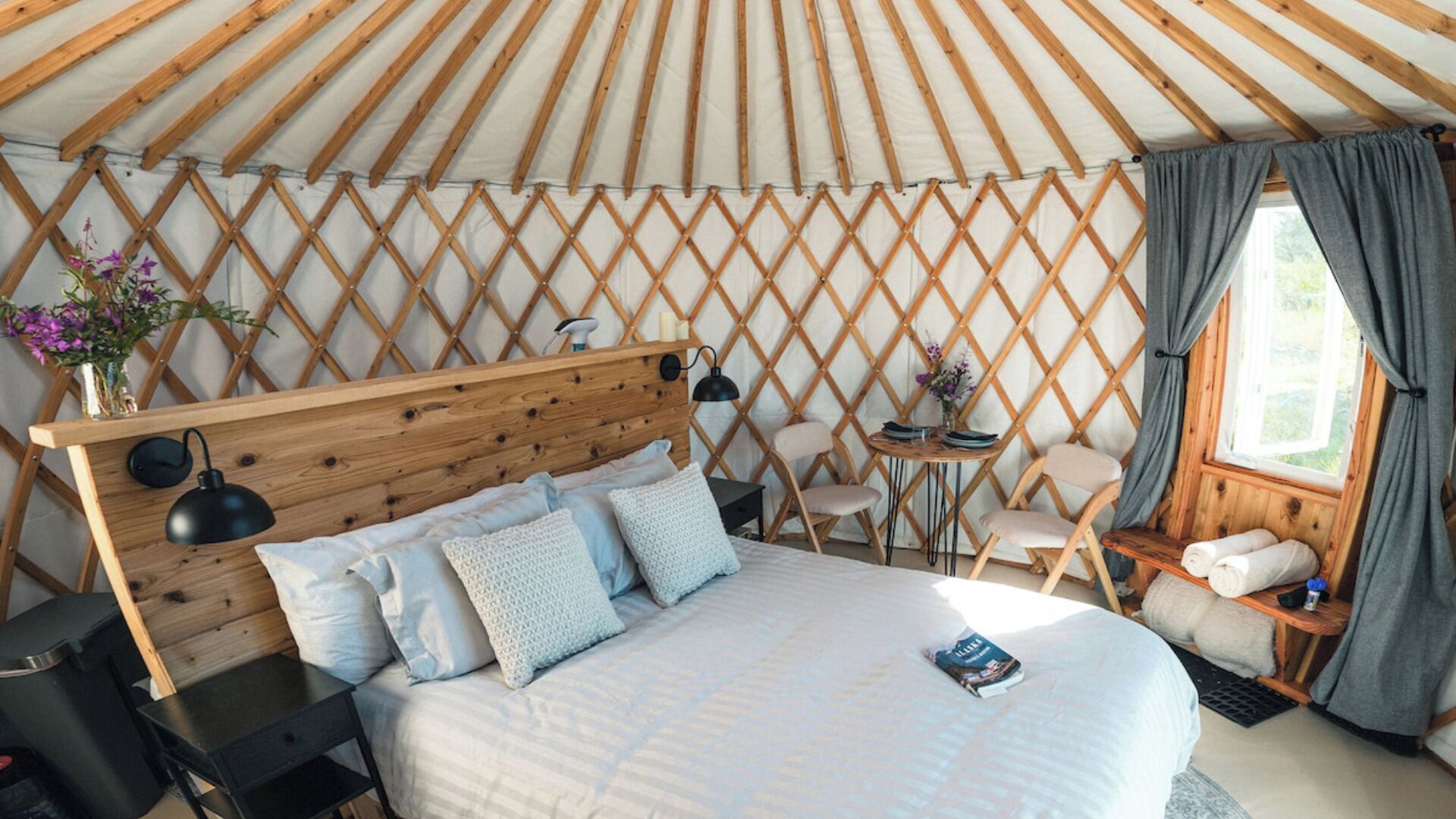 Helicopter Accessible Yurt On Iceberg Filled Lagoon Relaxing Getaway For Couples - Seward, AK