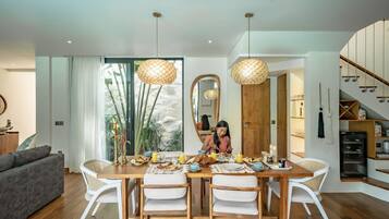 Villa de Luxo, 3 quartos, vista para a piscina | Sala de jantar