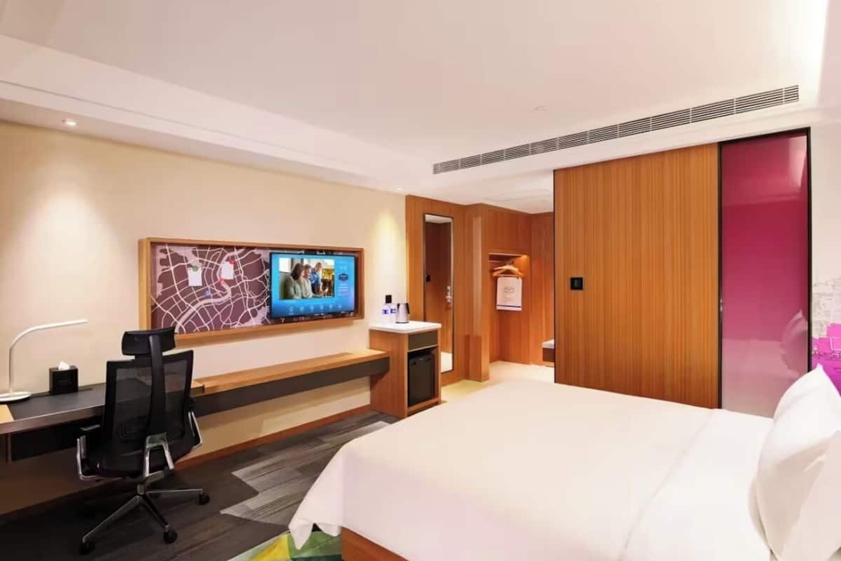 Quarto Individual Comfort | Secretária, secretária adequada para computadores portáteis