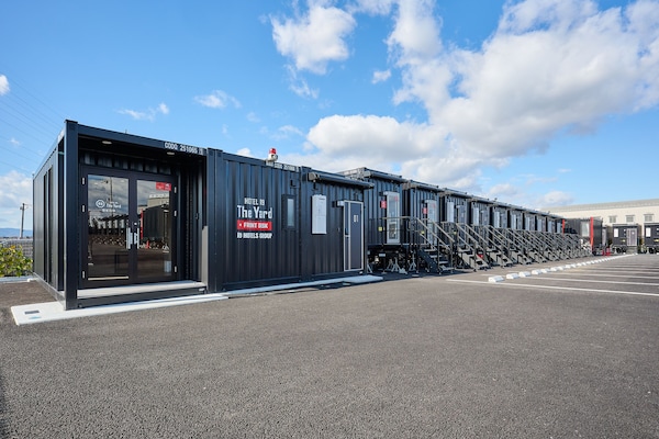 Hotel R9 The Yard Gamohino - Koka