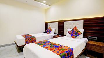 Quarto Deluxe | Lençóis de algodão egípcio, roupa de alta qualidade, cofre no quarto