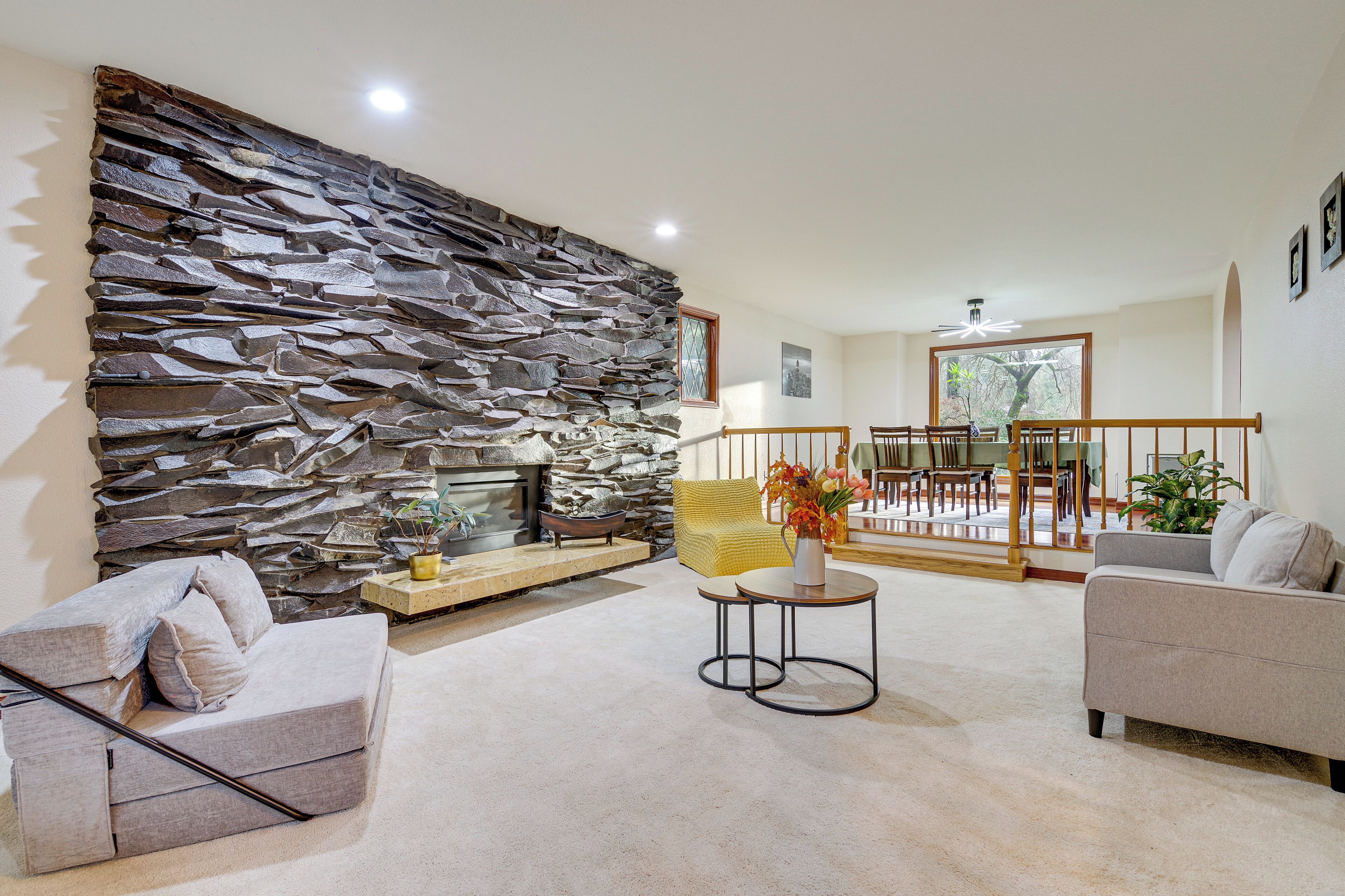 Lake-view Woodinville Retreat W/ Hot Tub + Theater - Monroe, WA