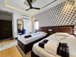 Quarto casal luxo | Wi-Fi de cortesia