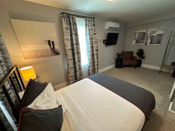Entire Modern 7 Unit 7 Bath Boutique Inn - Rhode Island