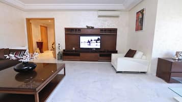 Apartamento, 3 quartos, sacada | Sala de estar