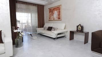 Apartamento, 3 quartos, sacada | Sala de estar