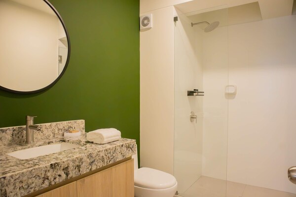 W Dazzling 2br W/ Balcony In Miraflores - Lima