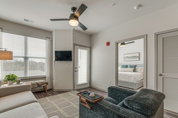 Central Condo 2 Mi To Downtown Fuquay-varina - Splash Pad, Fuquay-Varina