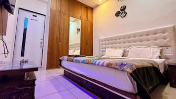 Quarto standard | Escrivaninha, Wi-Fi de cortesia, roupa de cama